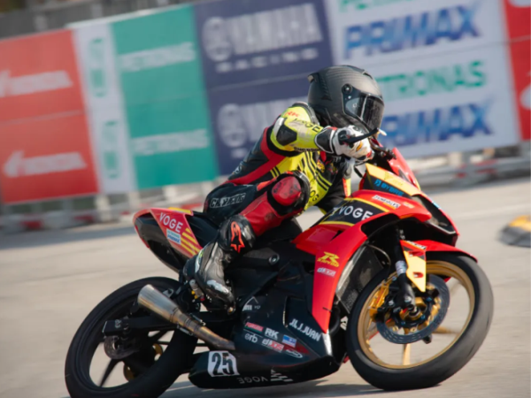 隆鑫通用_|_以0.08秒差距勇夺亚军！中国纯血赛车VOGE_FR150登陆Cub_Prix-两轮视界